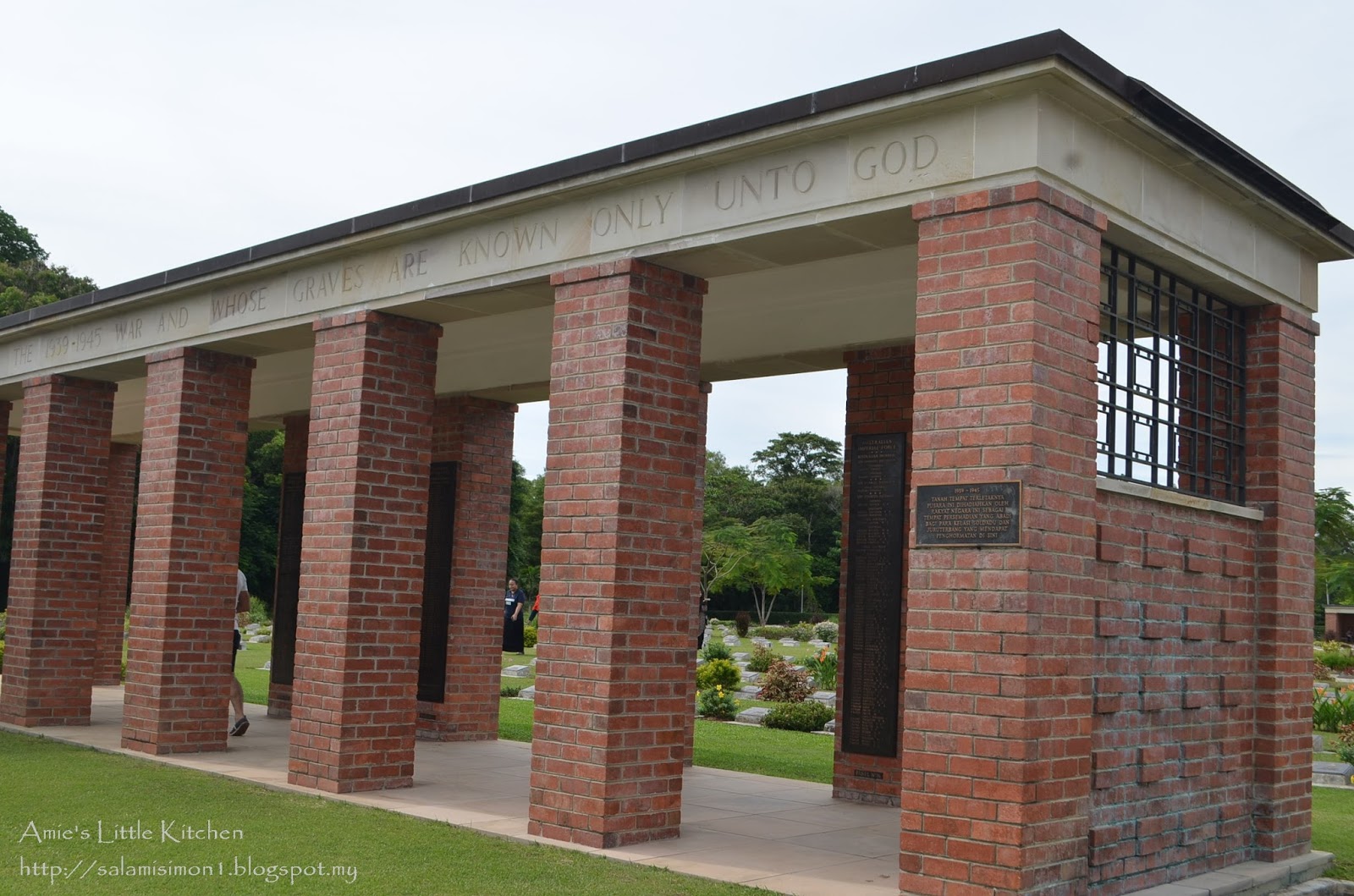 World War II Memorial ( Tugu Peringatan Perang Dunia II) di Labuan ...