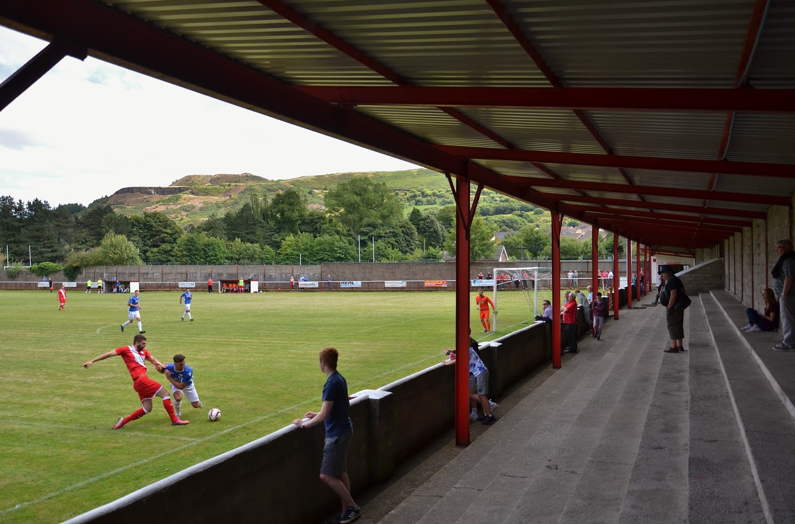 Extreme Football Tourism: WALES: Ton Pentre AFC