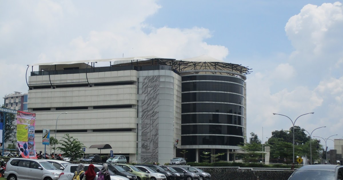 Math: Mengedit Foto Gedung dan Orang