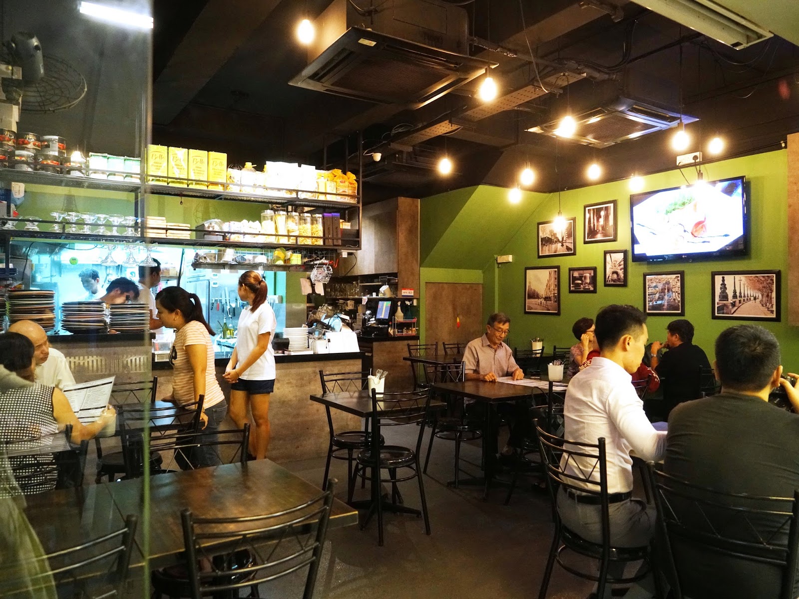 PinkyPiggu: Poco Loco @ Ang Mo Kio ~ Affordable Italian Grub In The ...