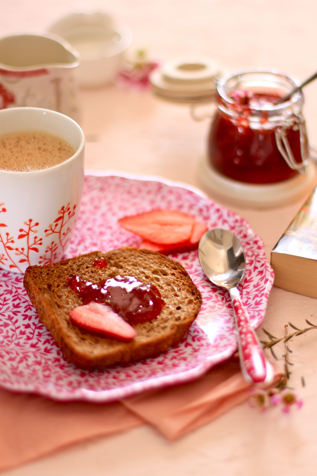 Plateful: Strawberry Jam with Redcurrant
