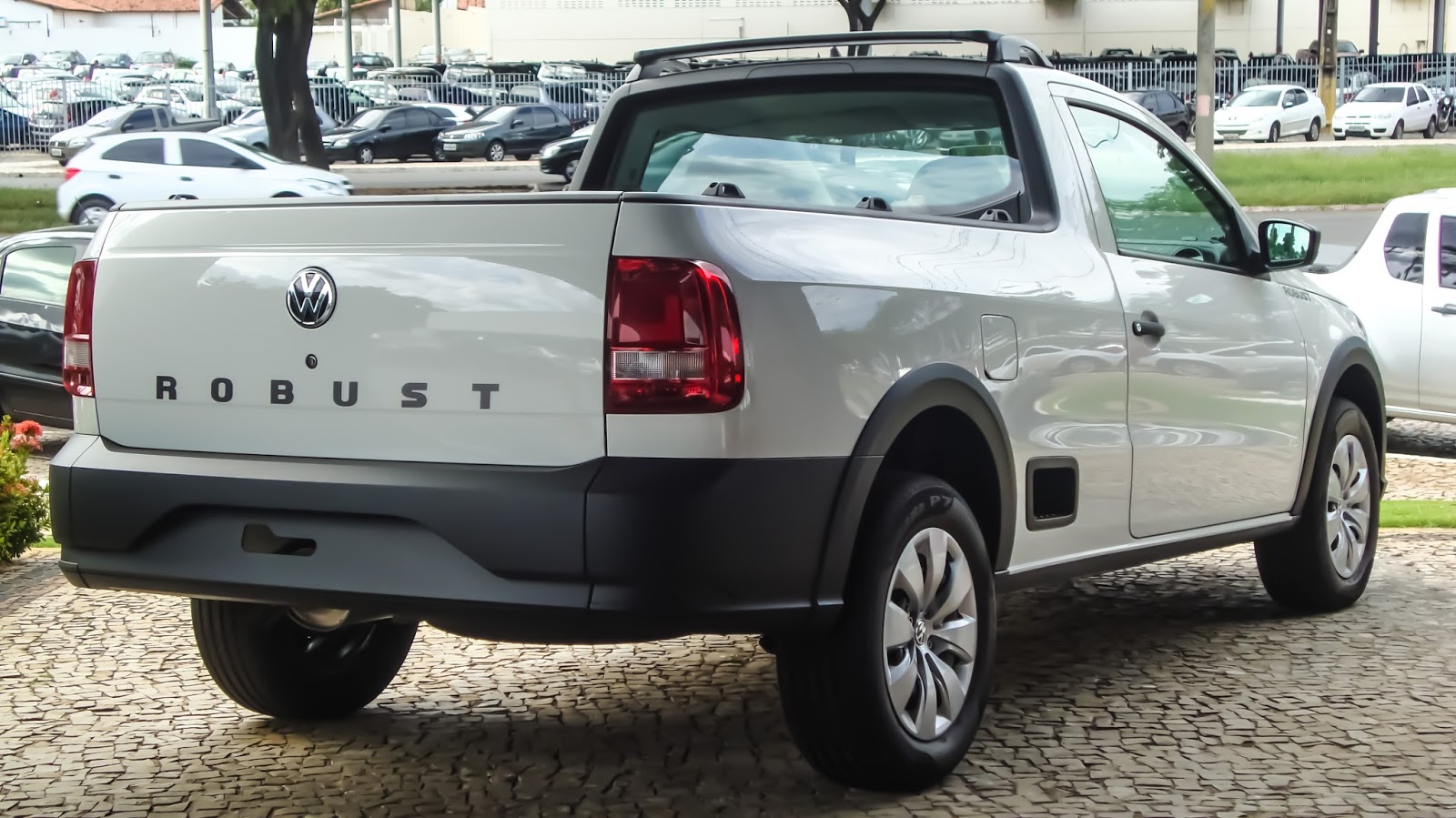 Conheça em detalhes as 4 versões da Volkswagen Saveiro 2017