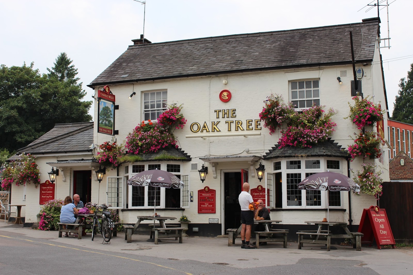 living-a-life-at-the-beach-you-can-t-beat-a-good-british-pub
