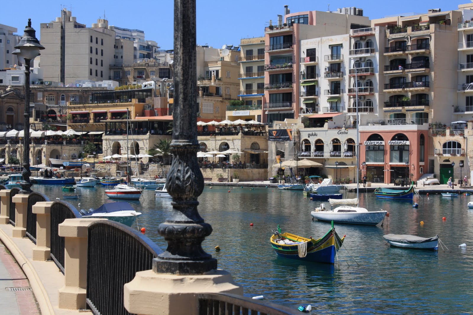 Life Across the Big Pond: The Last Post - Malta, Italy, & Barcelona