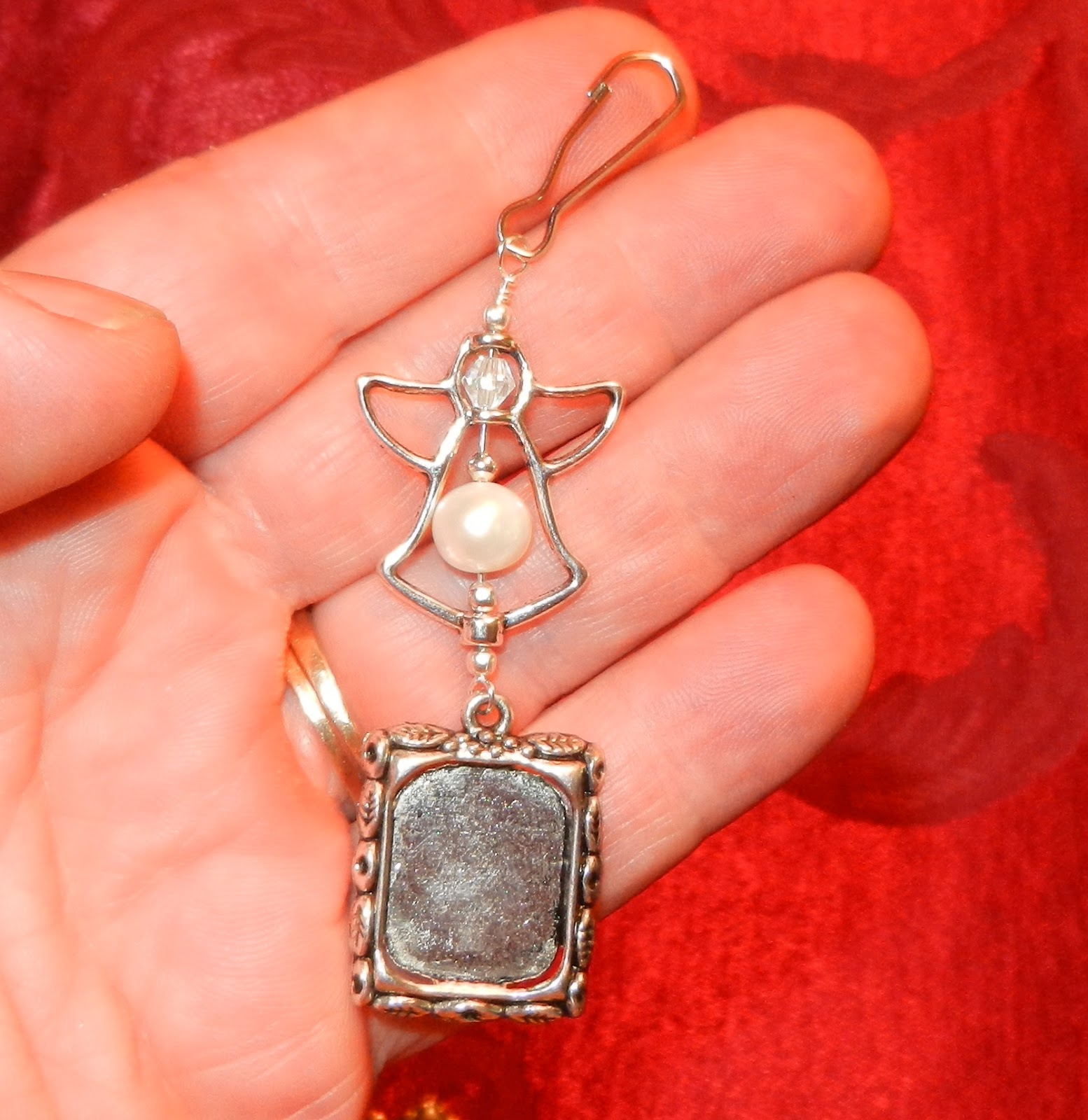 Angie's random blog: Wedding bouquet photo charms... not just for weddings.