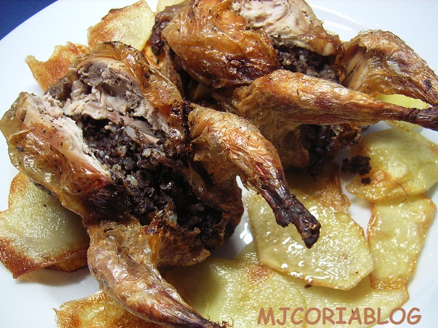 MjCoriaBlog: CODORNICES RELLENAS DE MORCILLA