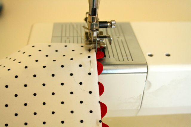 Gertie's New Blog for Better Sewing: Sewing Rick Rack Edging to a Dress
