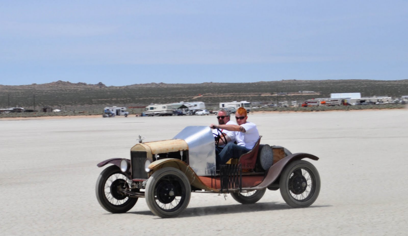 Just A Car Guy: May 14 2011 at El Mirage, dry lakes racing from start ...