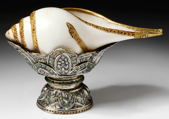 Importance of Conch Shell on Worship Place Temple | Education and ...