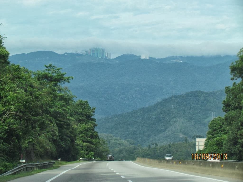 PDK SELAYANG / CBR SELAYANG: Views of Genting Highland via LPT (East ...