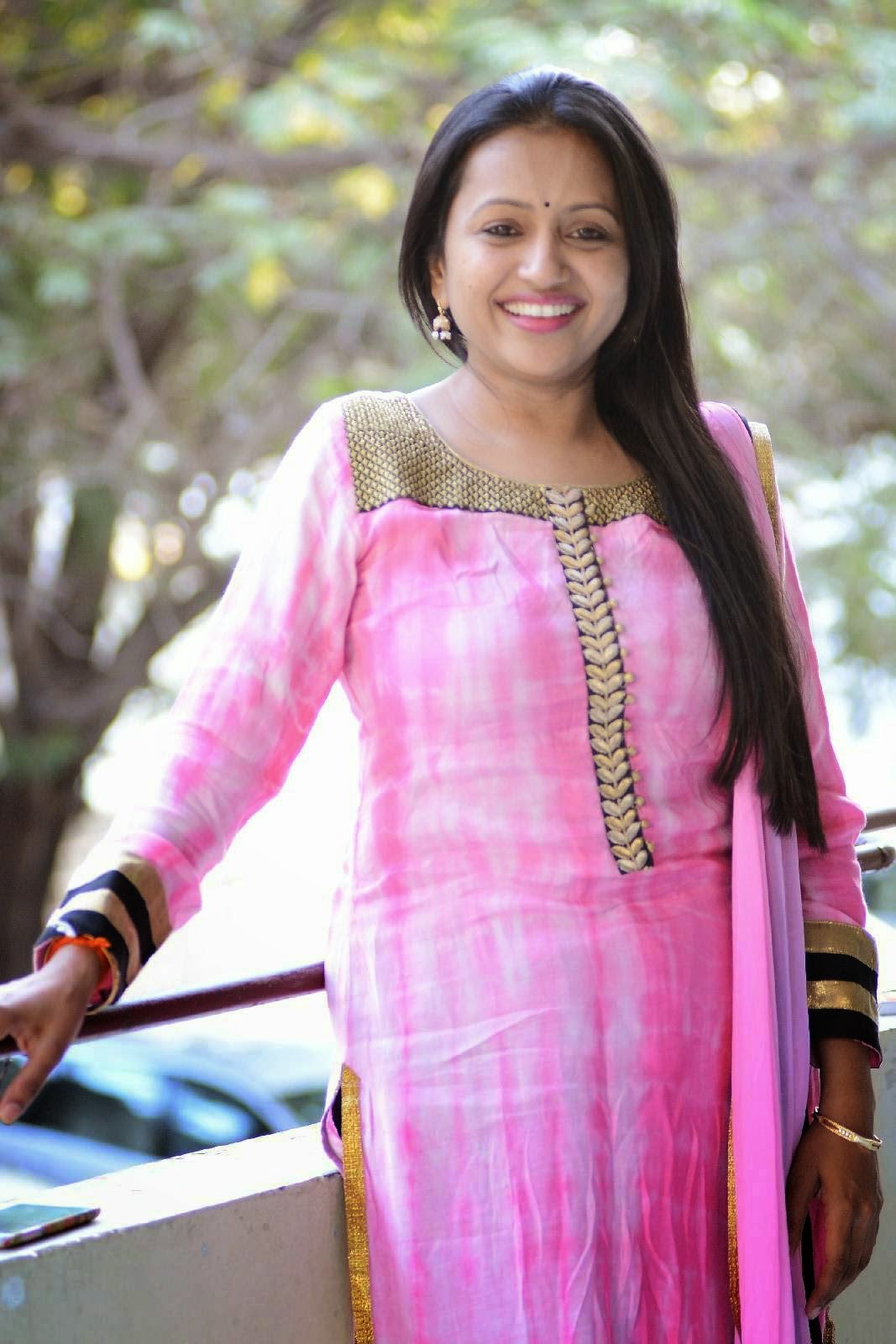 Actress HD Gallery: Anchor Suma Latest Cute Photo HD Galleryz