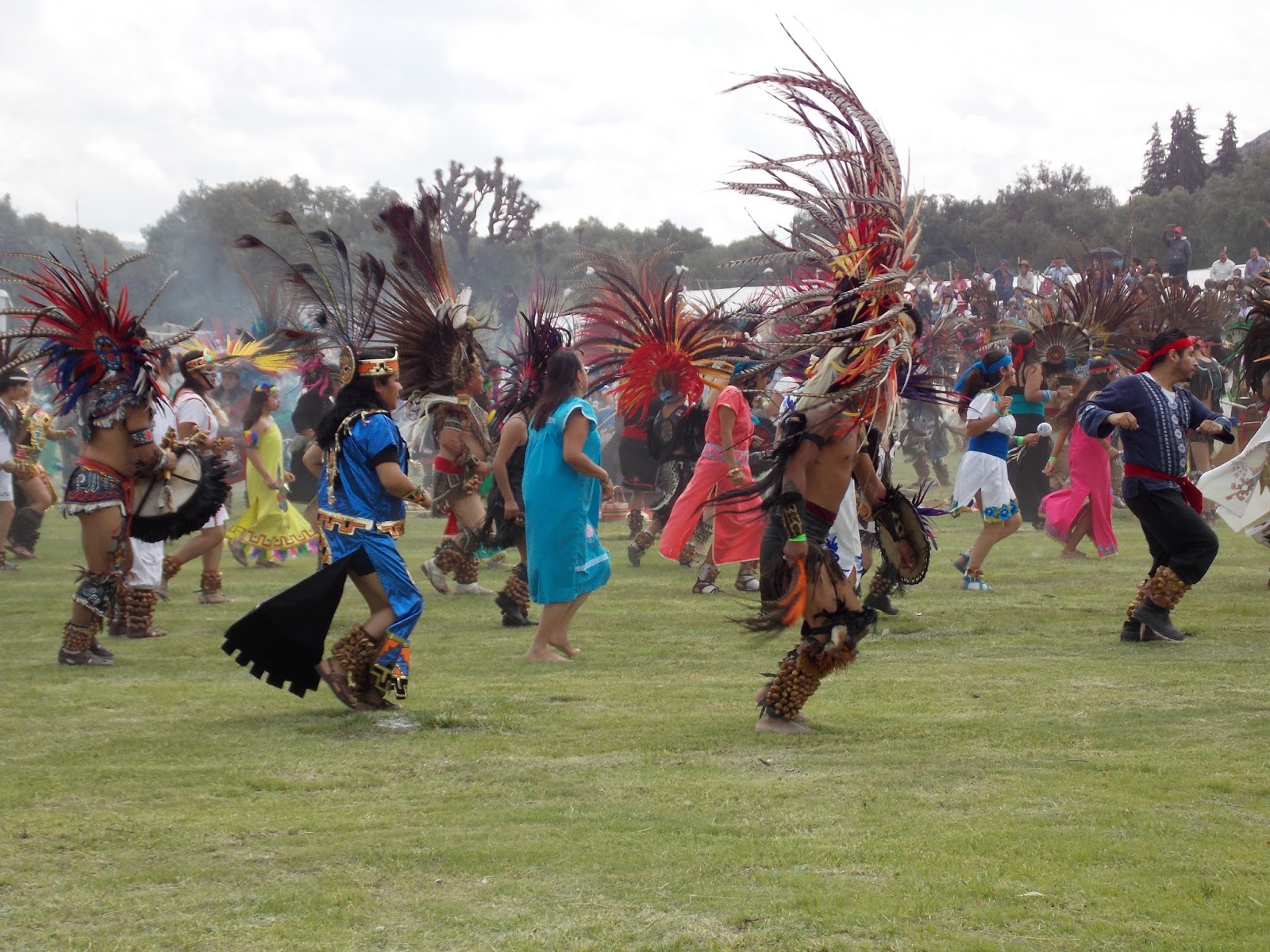 Edoméx en línea: Teotihuacan gana record Guinnes de danza ceremonial
