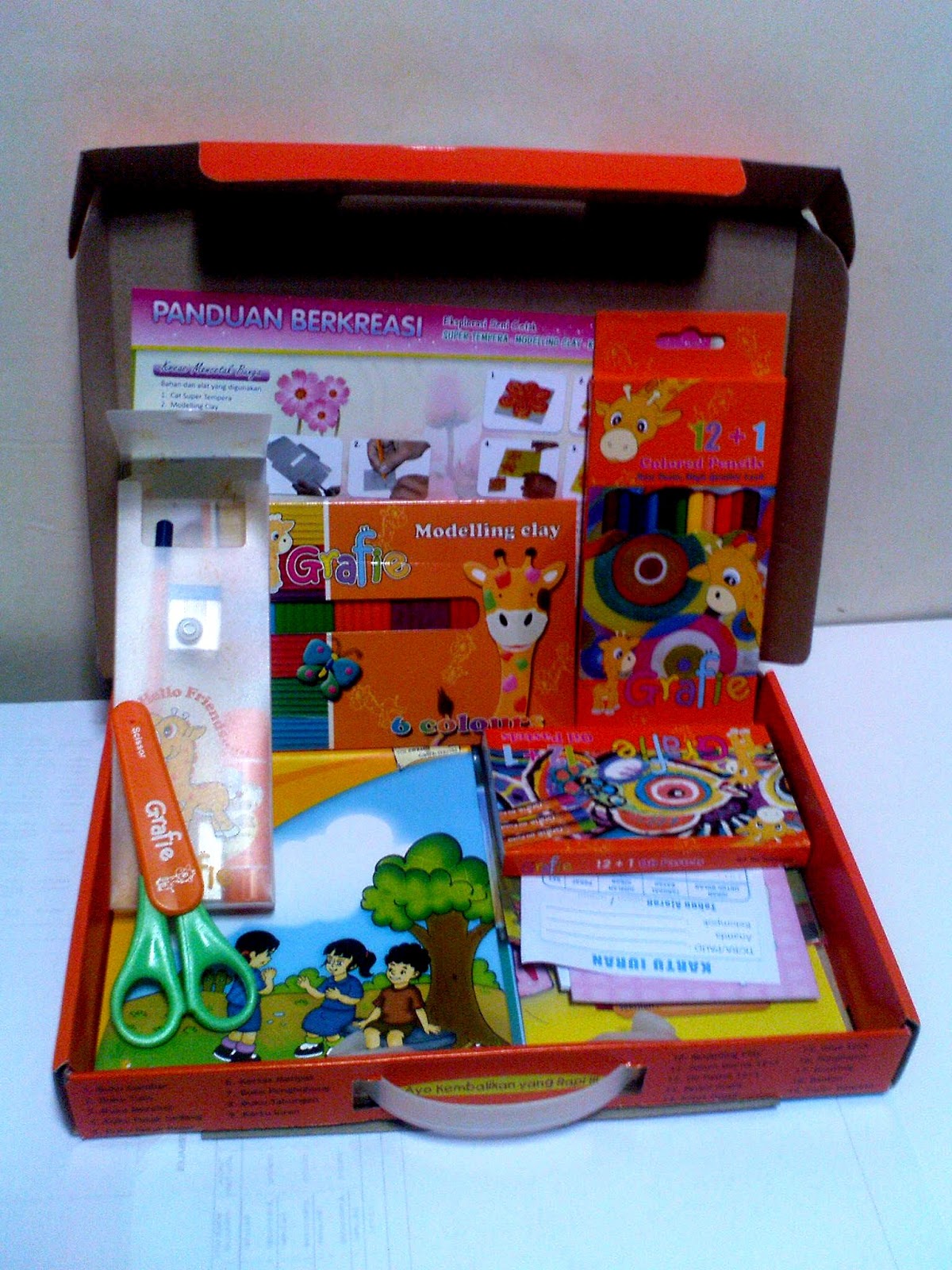 Paket Alat Tulis dan LKA PAUD/TK
