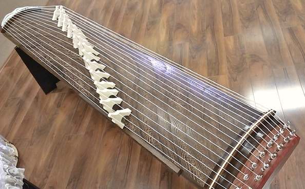 O-koto - A Harpa Japonesa - Suzaku no nihongo gakkō