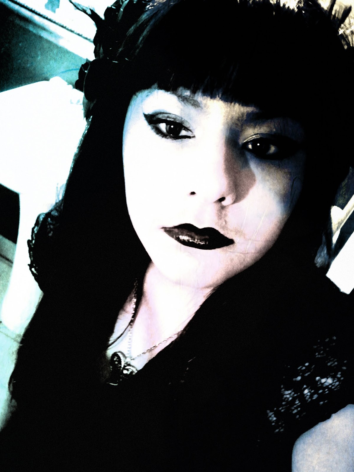 Moonlit Midnight May: Shopping for Gothicly Inclined Clothing? Where to Go?