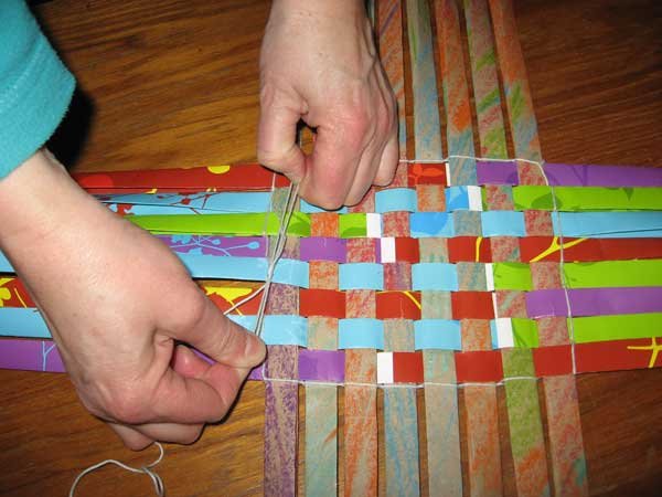 Ruth's weaving projects: HOW TO MAKE plaited paper baskets