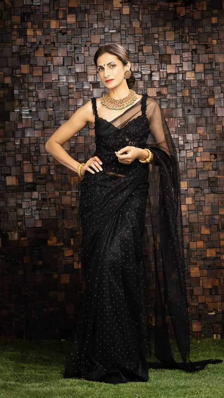 Shilpa Reddy in transparent saree with lace patterned black blouse ...