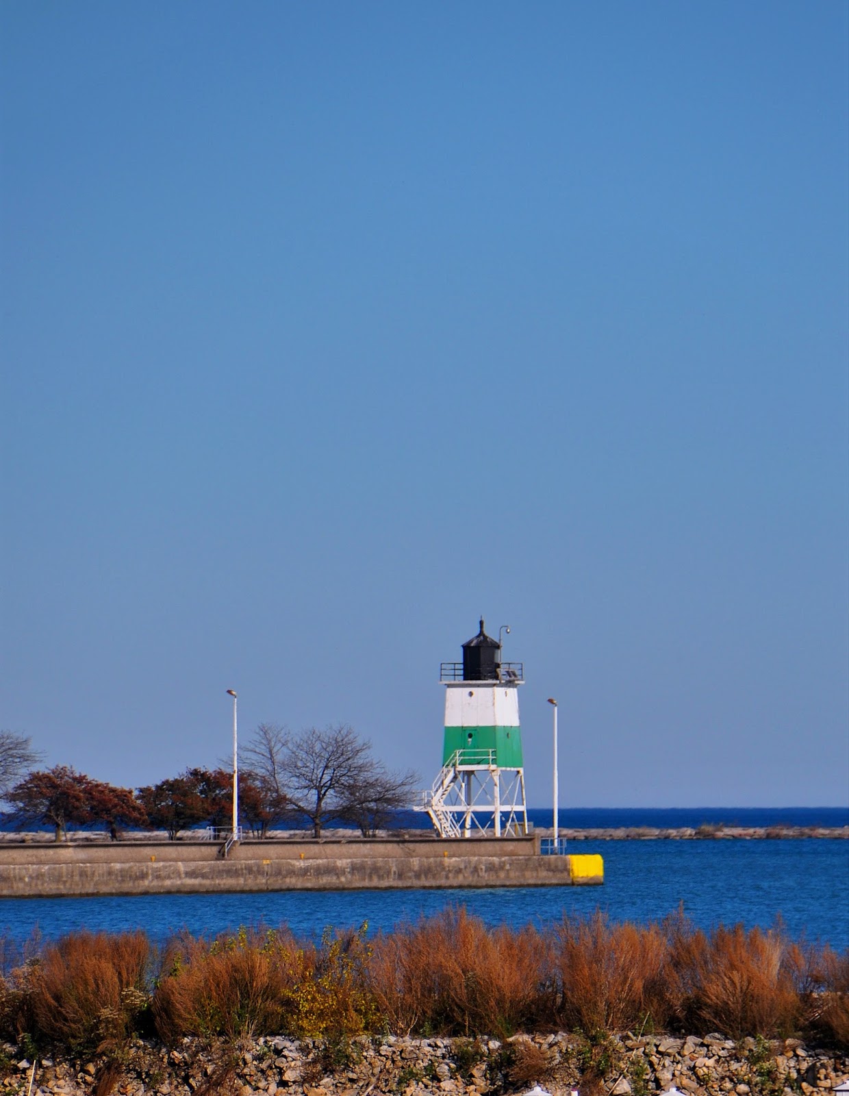 WC-LIGHTHOUSES: CHICAGO HARBOR SOUTHEAST GUIDEWALL LIGHTHOUSE-CHICAGO ...