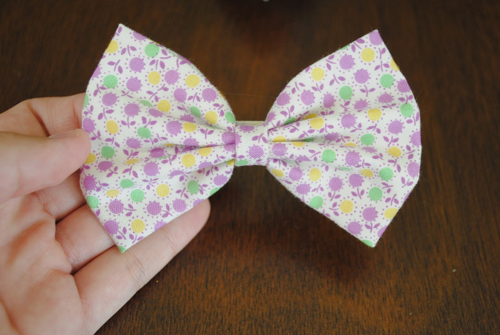 Notes From Nessa : Fabric Bow Tutorial