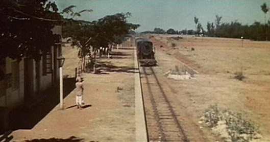 SHOLAYISM: Sholay: The First Scene