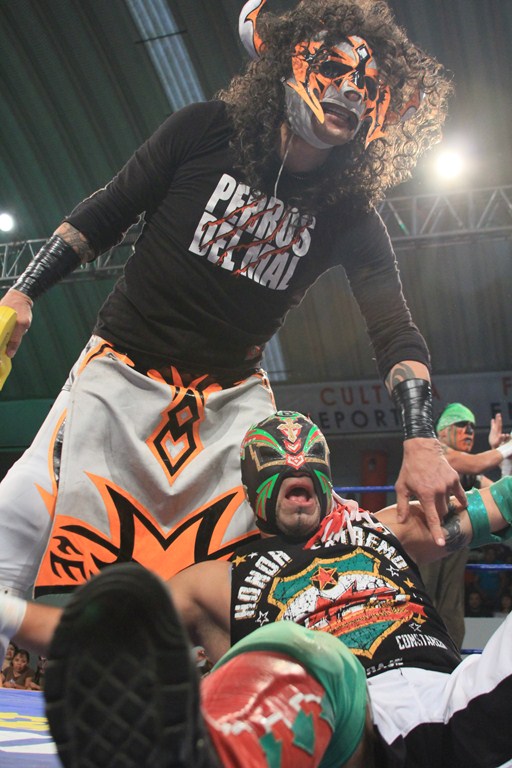 Proyeccion Luchistica: Rumbo a Triplemania XXI, Cibernetico triunfa en ...