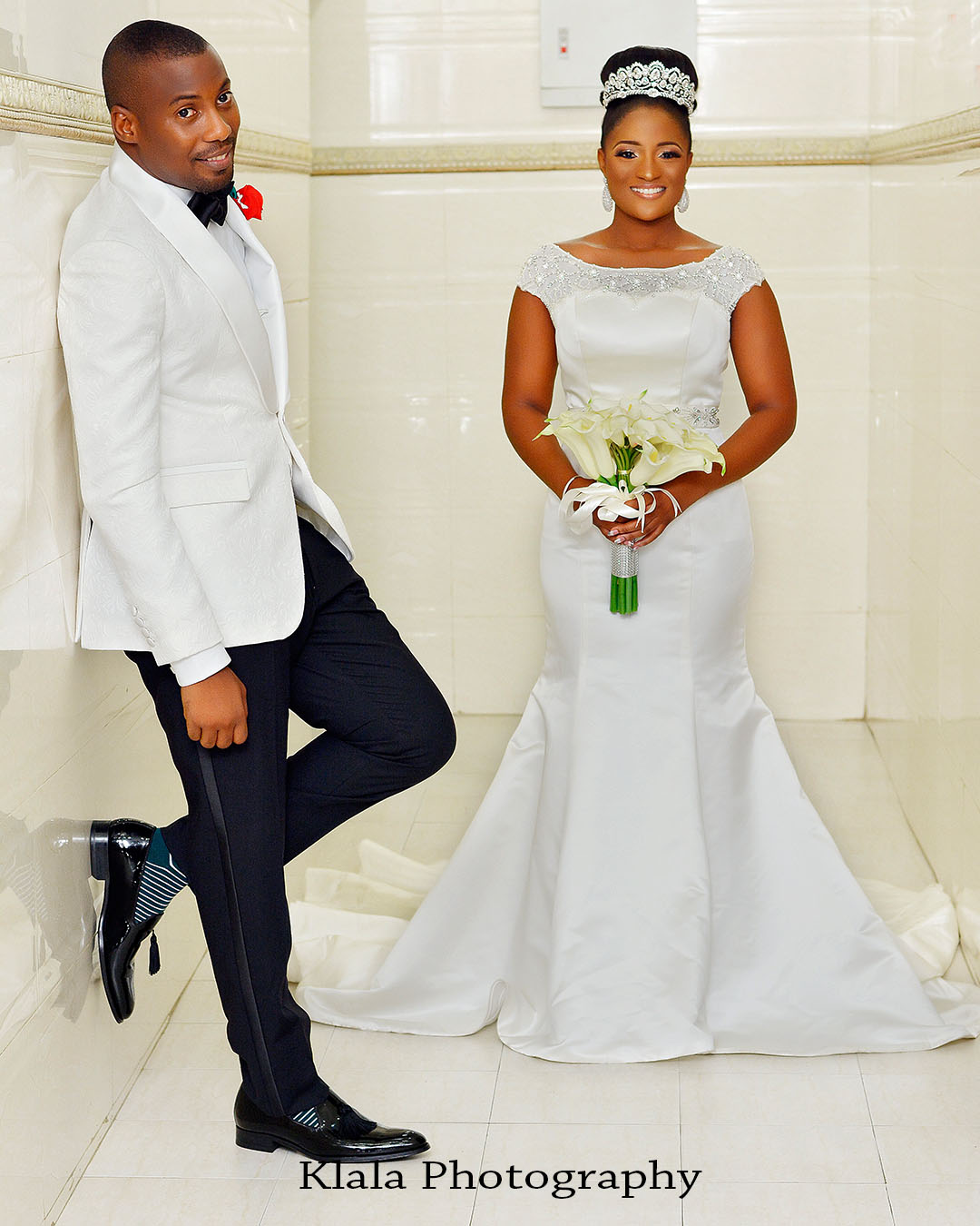 Ms Asoebi: Pictures of Simi and (ASP) Larinde on their wedding day