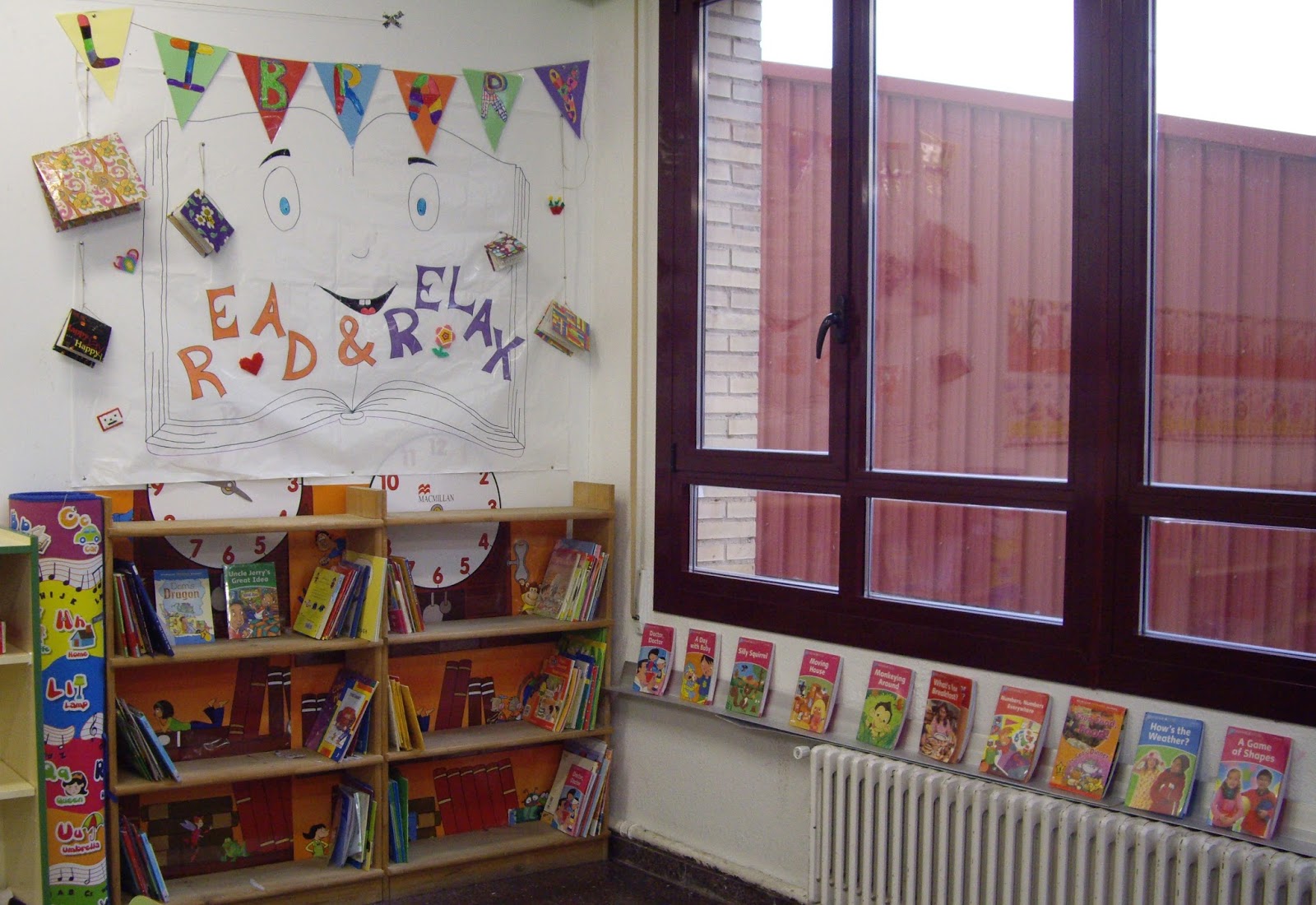 LEARNING TOGETHER: Welcome to our classroom library!