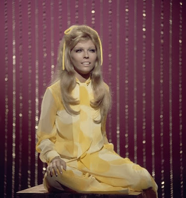 The Lone Faerie: Style Icon: Nancy Sinatra