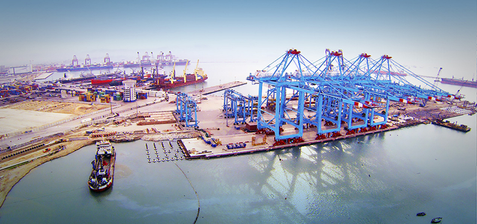 DESARROLLO PERUANO: El Muelle Norte, su Nuevo Amarradero y sus Grúas