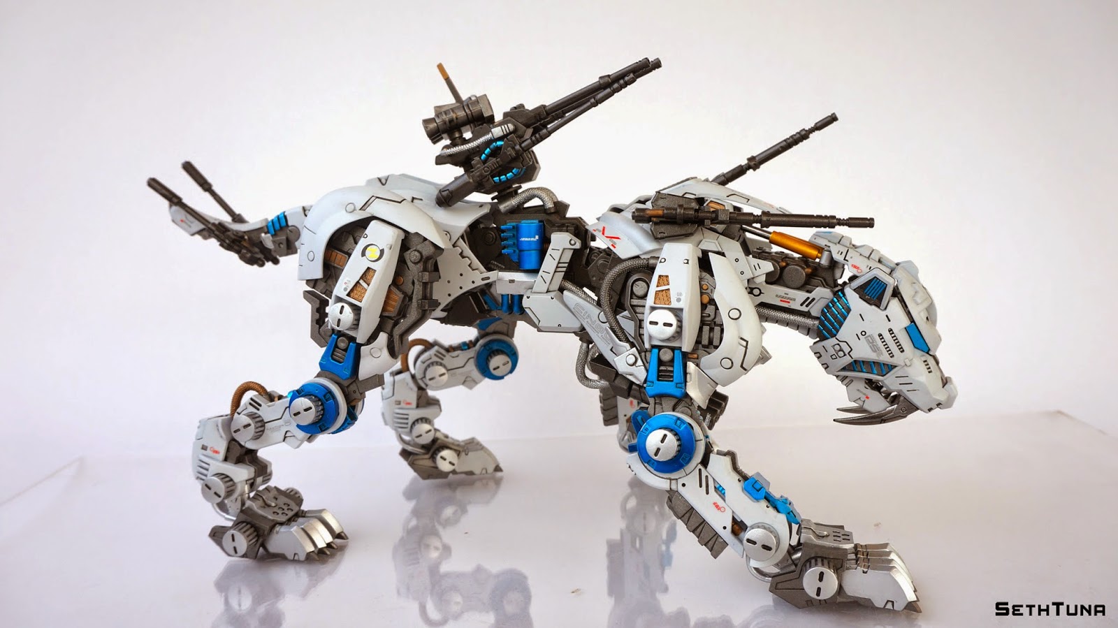 HMM 1/72 ZOIDS SABER TIGER FROSTBYTE by SethTuna