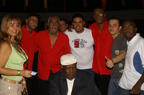 NOTICIAS Y EFEMERIDES MUSICALES Y ALGO MÁS: LOS HERMANOS LEBRON, UN 13 ...