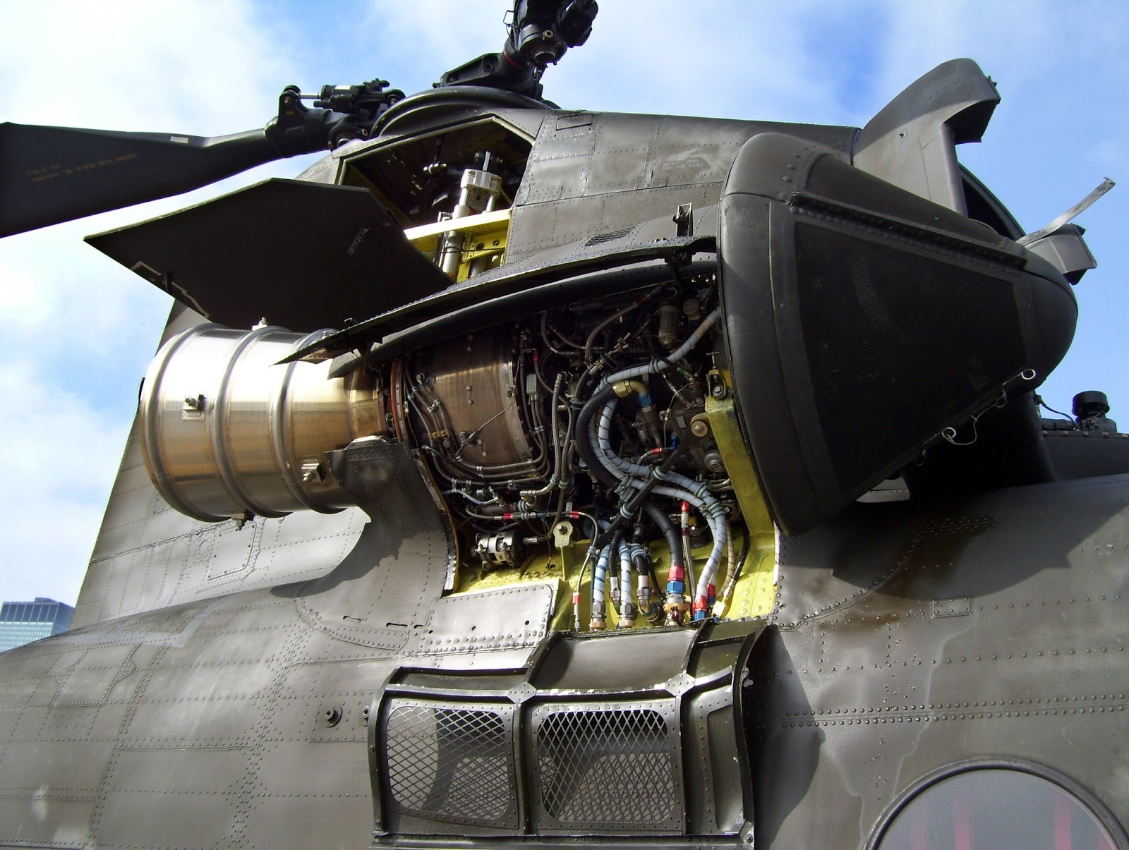 Military and Commercial Technology: Boeing receives contract for MH-47G ...
