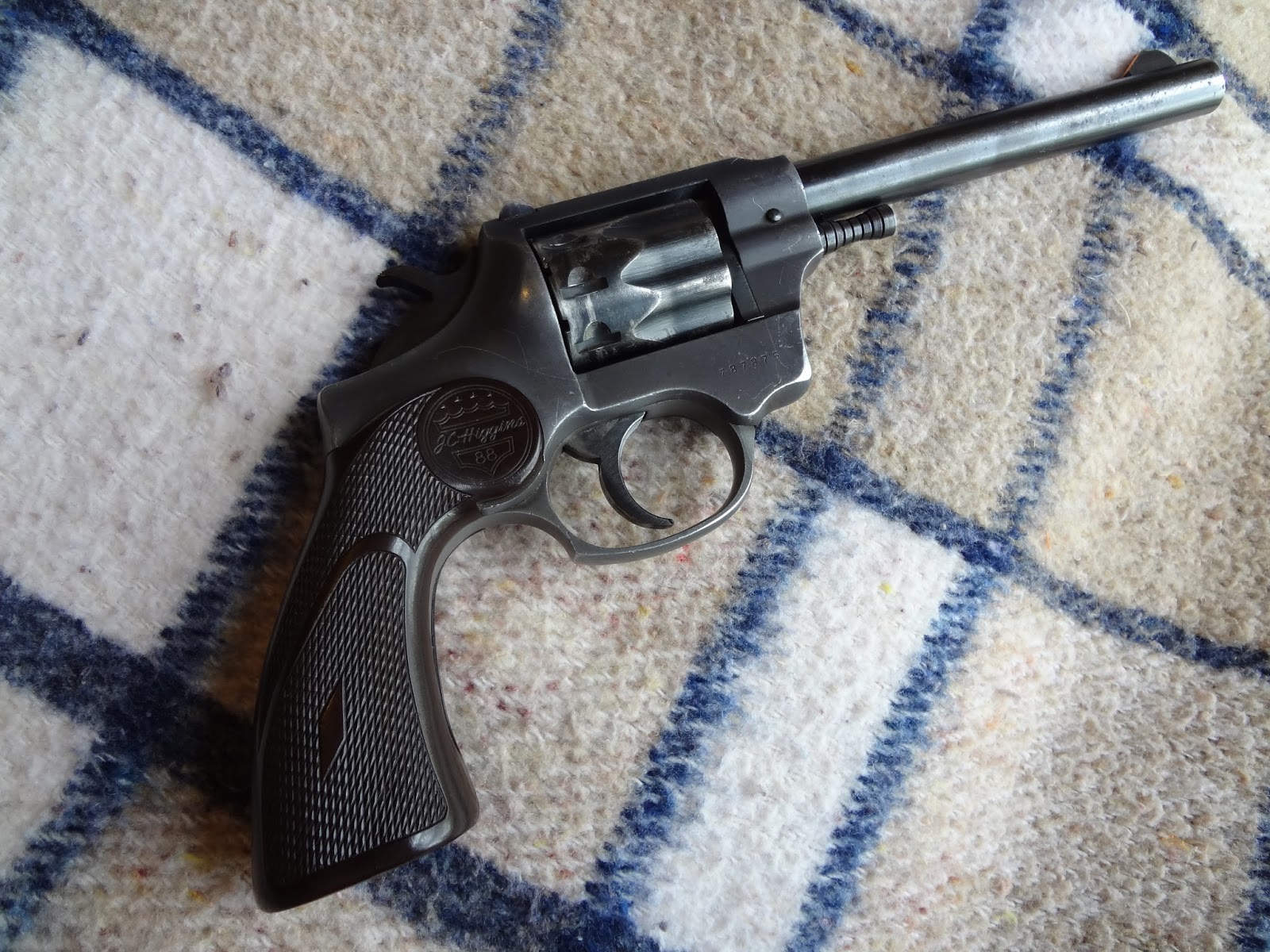 Woods Roamer: Two Ranch Revolvers from Days Gone By....