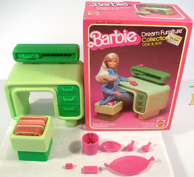 SPRINKLES AND PUFFBALLS: Barbie's Stuff