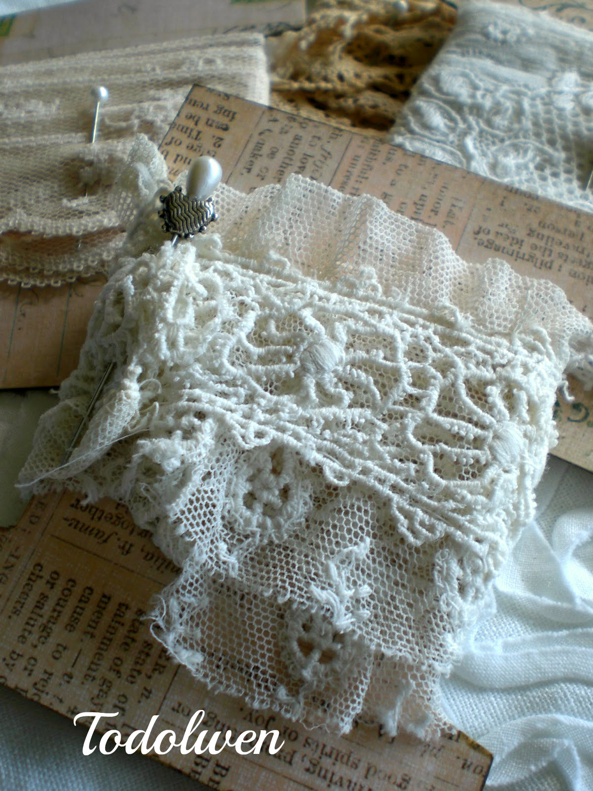 Todolwen: A New Tutorial ~ Lace Cards