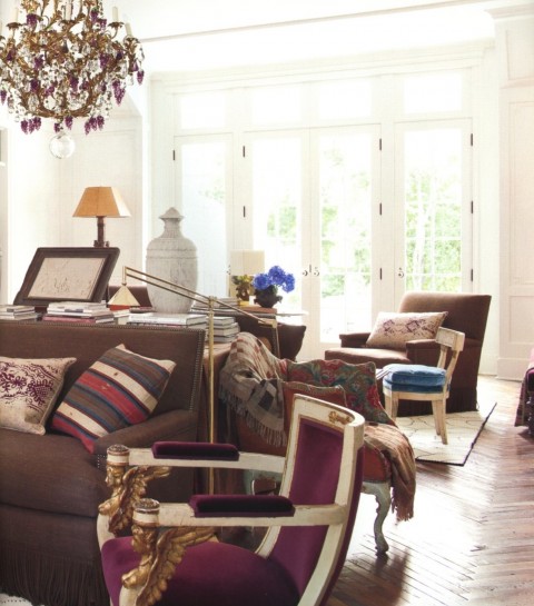 Color Outside the Lines: LOVE ... Back To Back Sofas