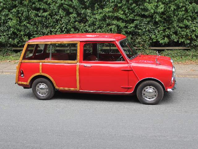 CLASSICS FOR SALE: 1961 AUSTIN MINI COUNTRYMAN - CLASSIC & SPORTSCAR CENTRE