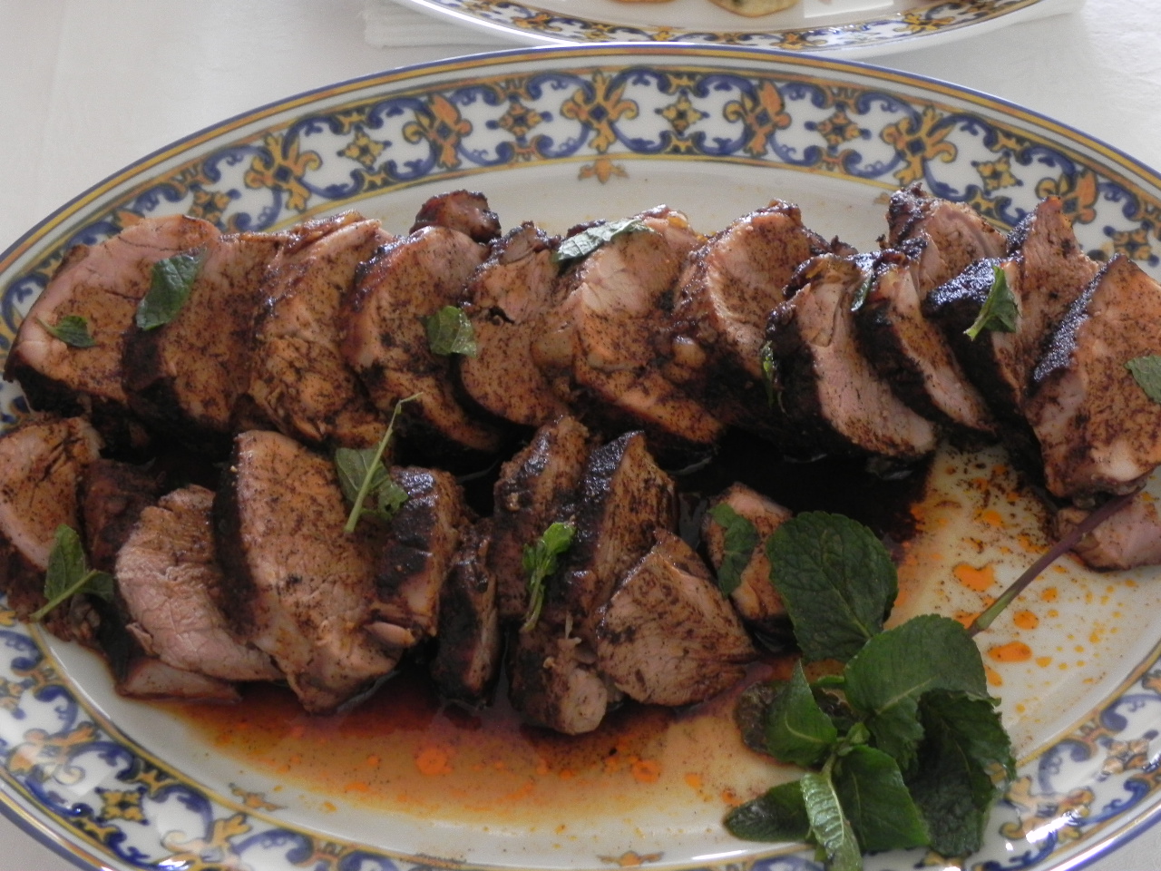 Delicatessen: Lombinho de porco com café e menta.