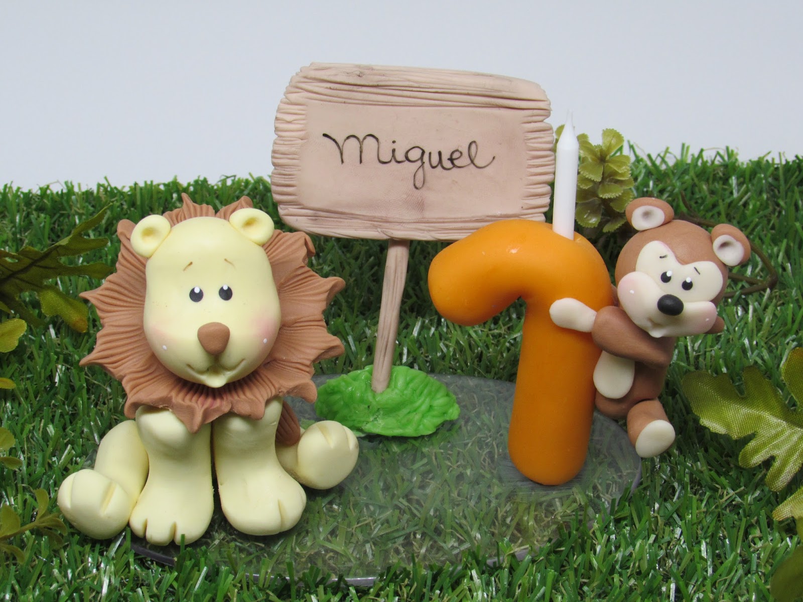 Tati Merino Biscuit e Arte: Topos de bolo, topinhos e velas