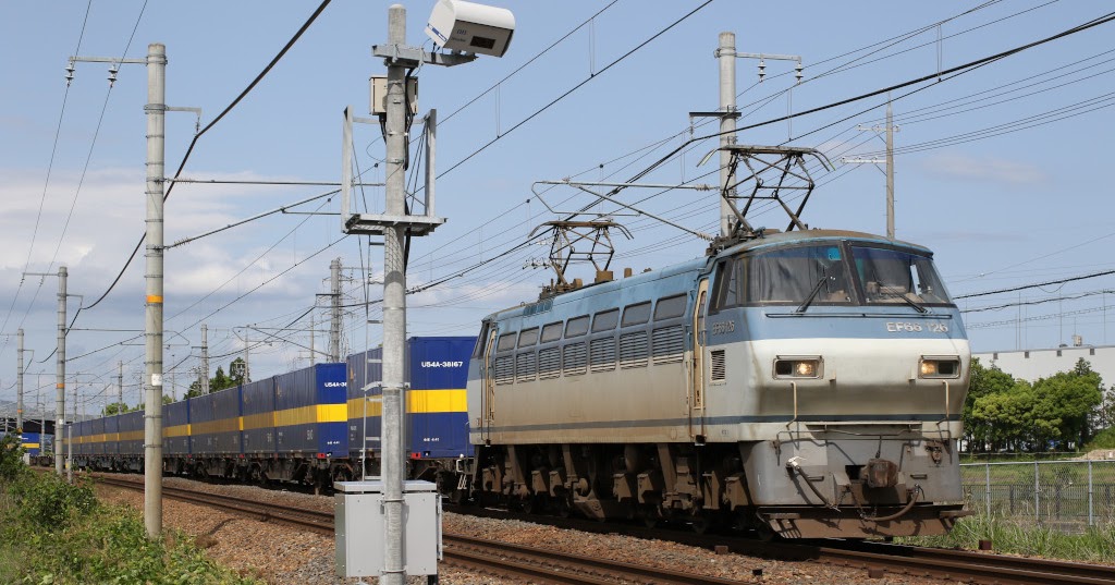 線路際の小さな幸せ。: 2059レ EF66 126 『カンガルーライナーSS60』 空席多し。