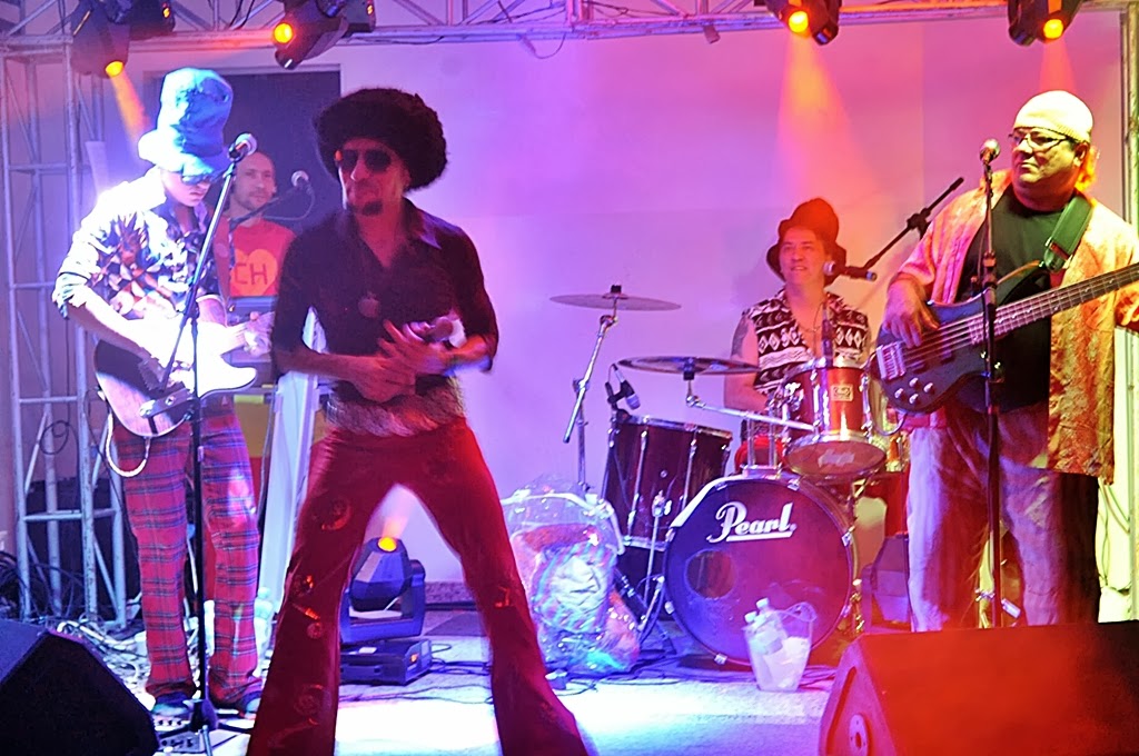 COMERCIAL PORECATU: ´1º Evento do Esposti- Baile do Cupido-Banda Major Tom.