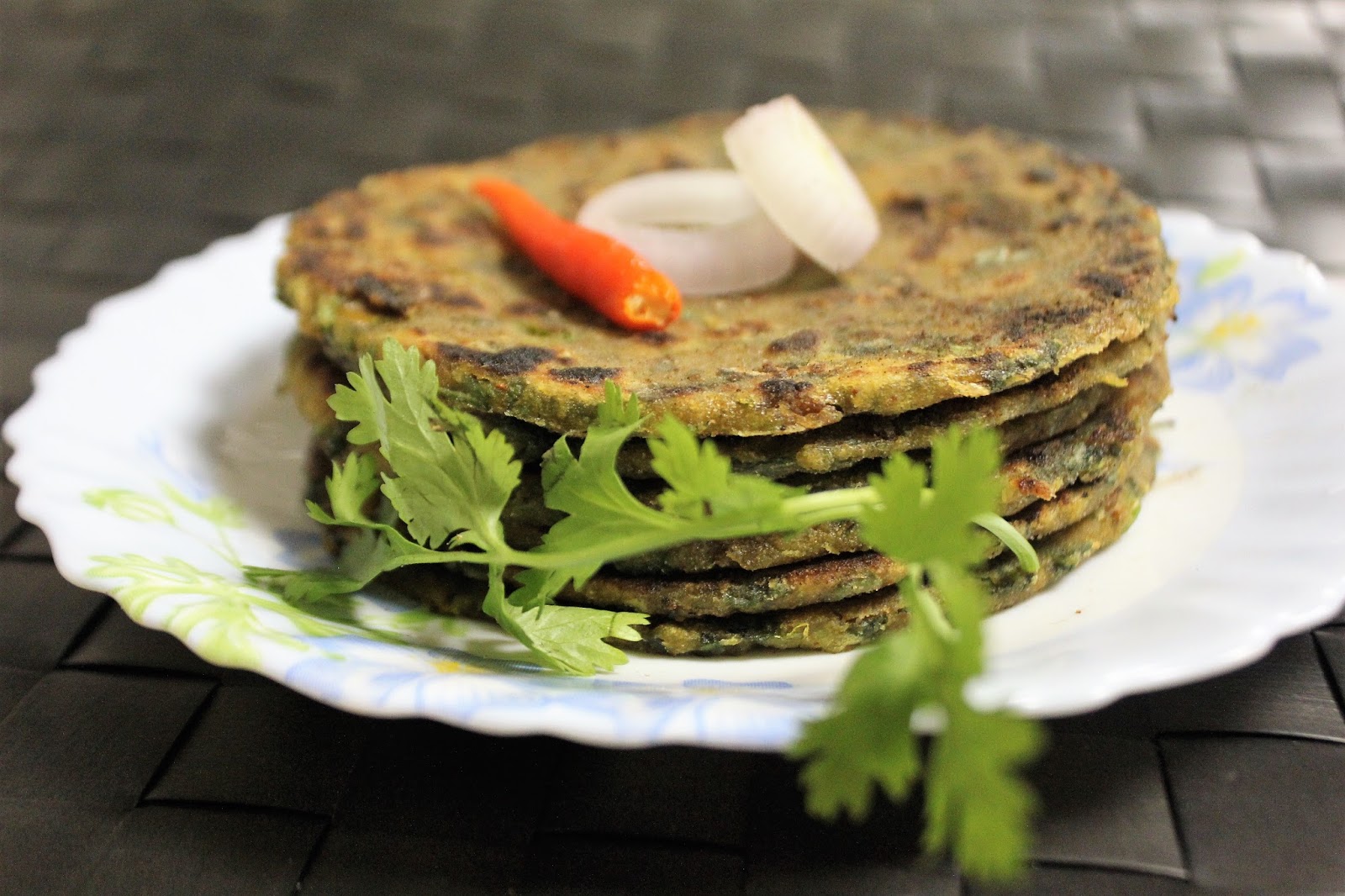 Bethica's Kitchen Flavours: Healthy Kulfa Saag Roti (Purslane Leaves ...