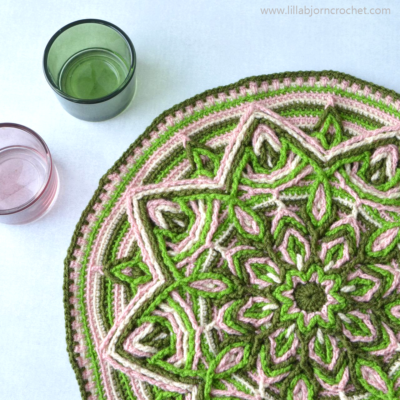 Illusion Mandala: new overlay crochet pattern | LillaBjörn's Crochet World