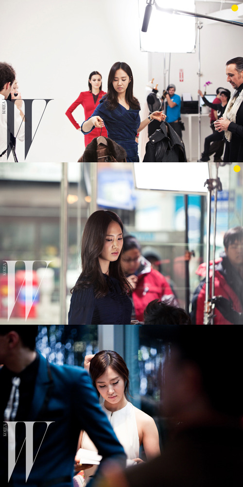 SNSDlife: {PICTURE} Yuri:W Korea ~ SM TOWN, SNSD's Apple apps & other ...