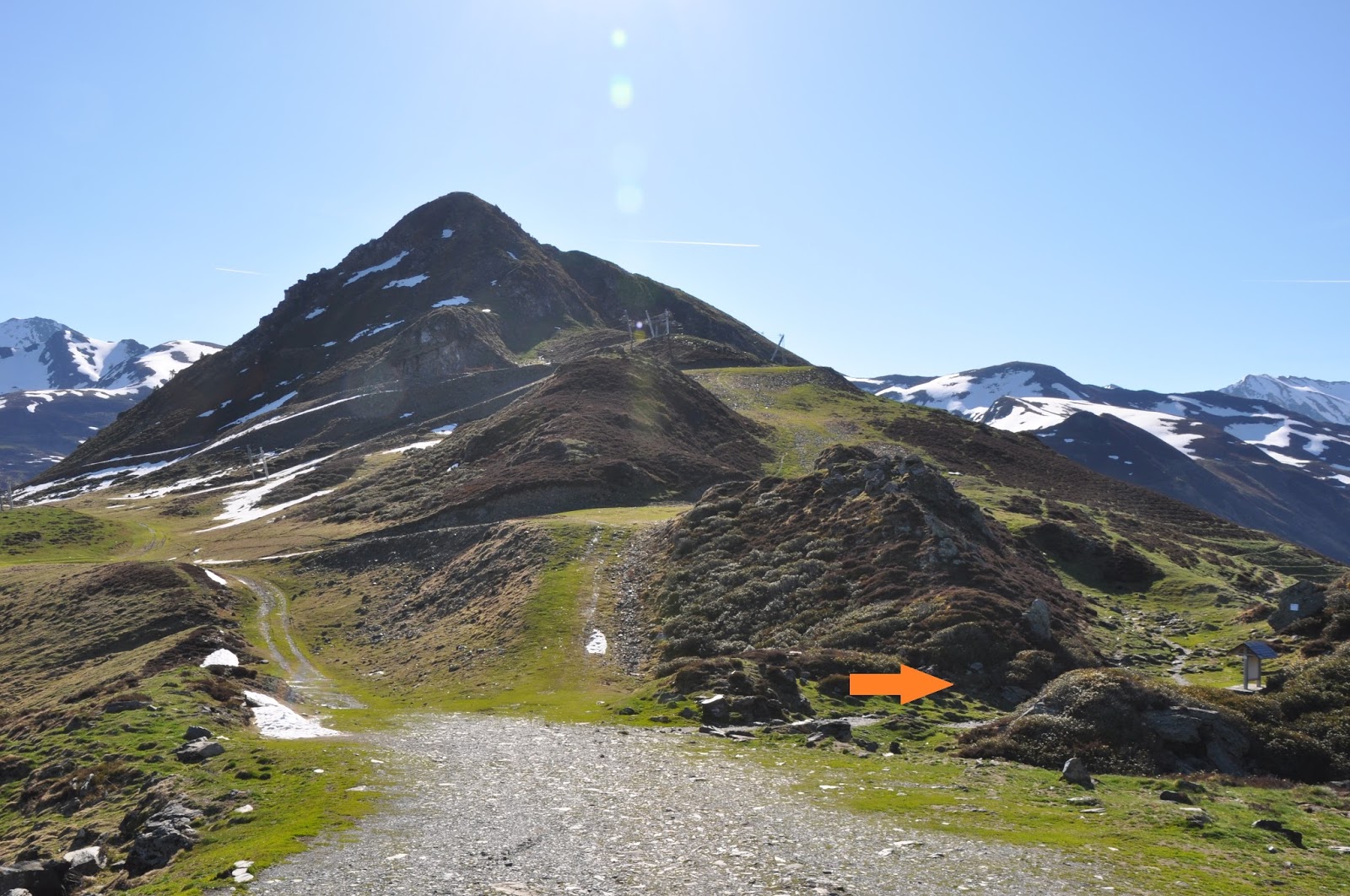 Pic de Barran, 1982m, et Pic du Mont, 2003m, depuis Hautacam.