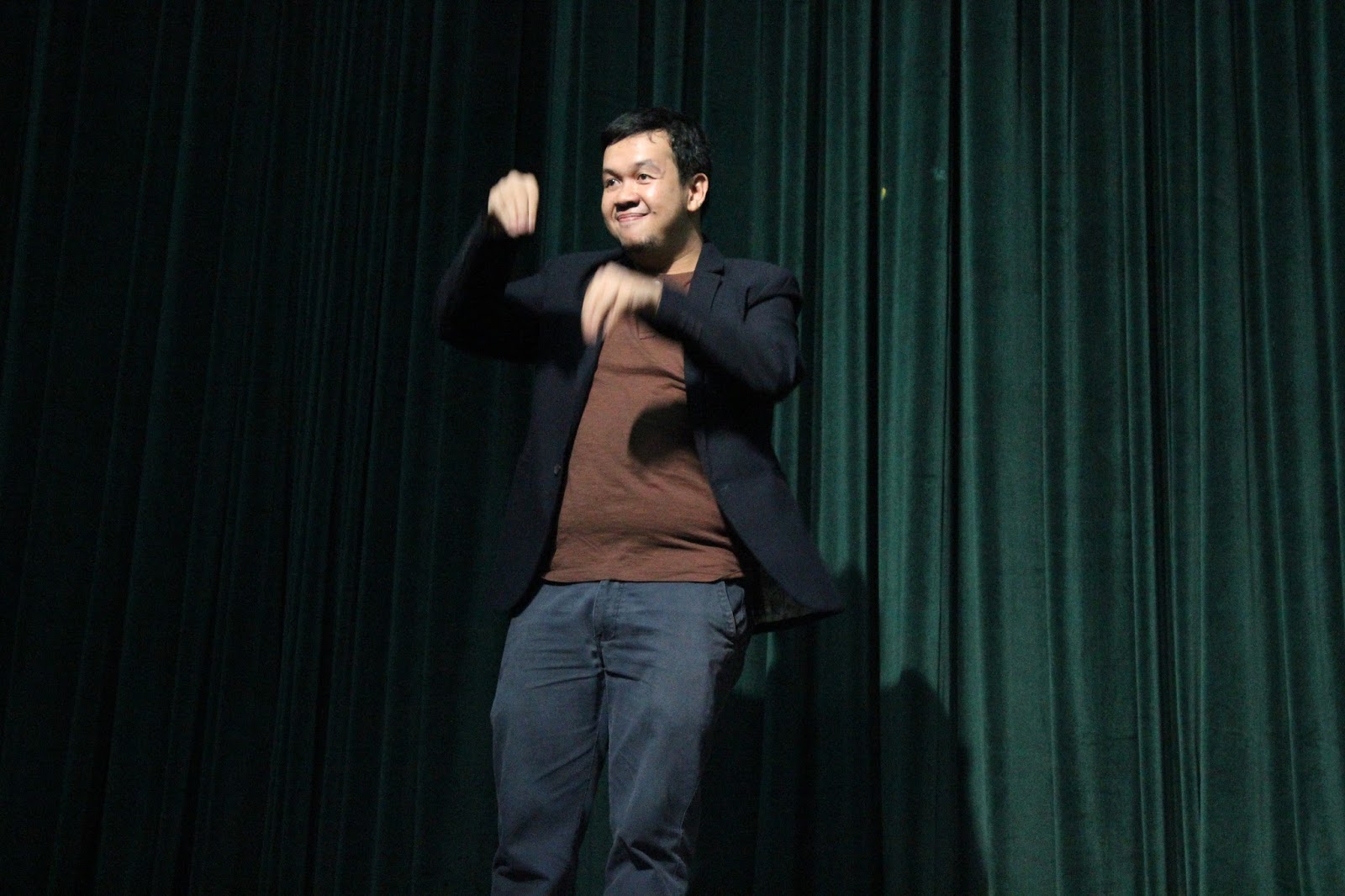 Deaf E-News: "APOLINARIO MABINI: The Sublime Paralytic" Premiere