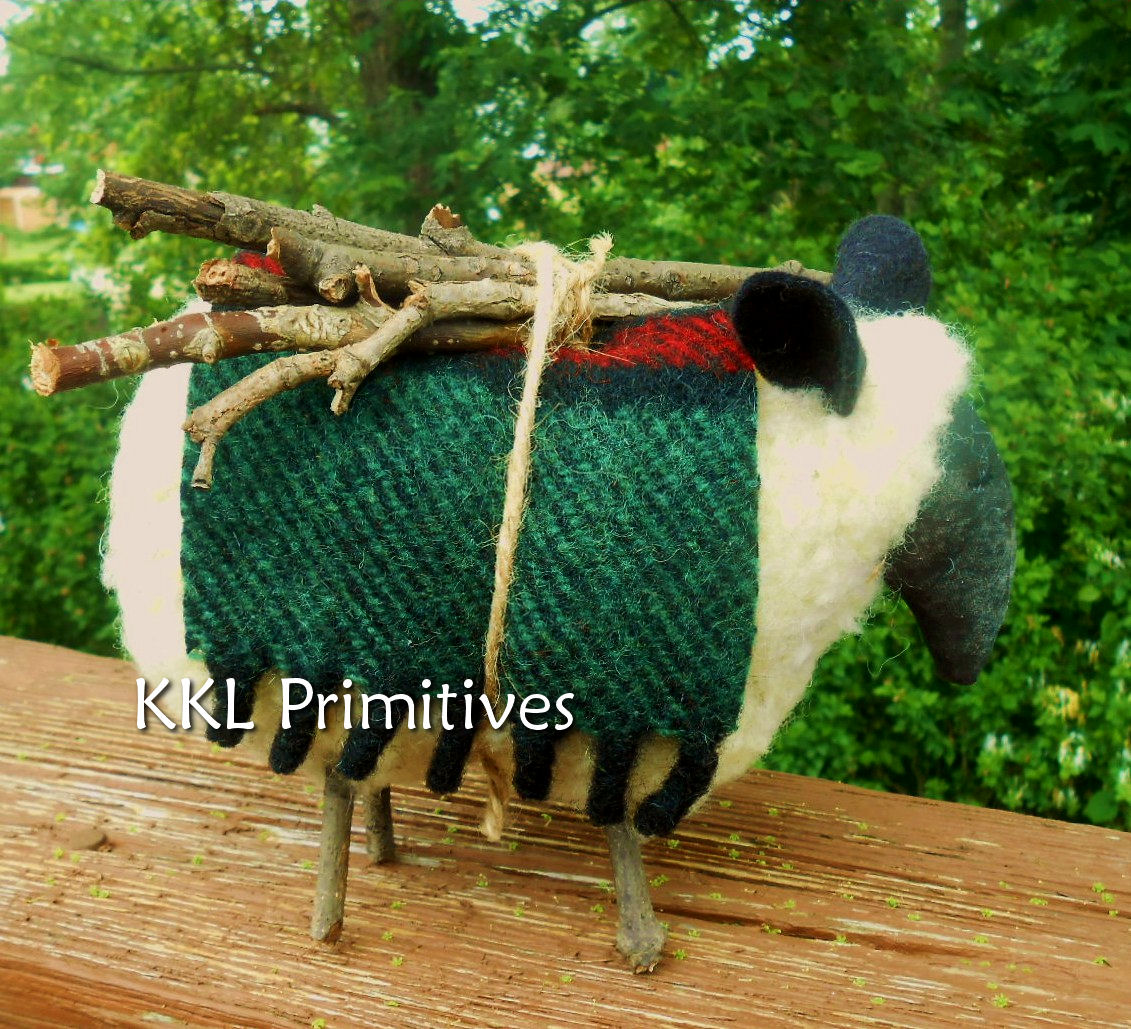 KKL Primitives Selling Blog: WOOL FELTED PRIMITIVE SHEEP - SOLD