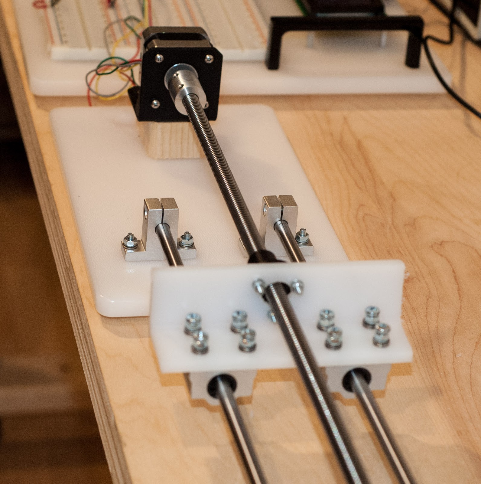 Spare Time Notebook: Driving a Trapezoidal Lead Screw