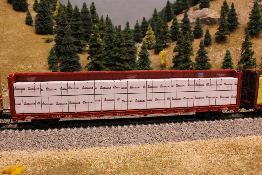 N Scale Addiction: Lumber & Gypsum Loads