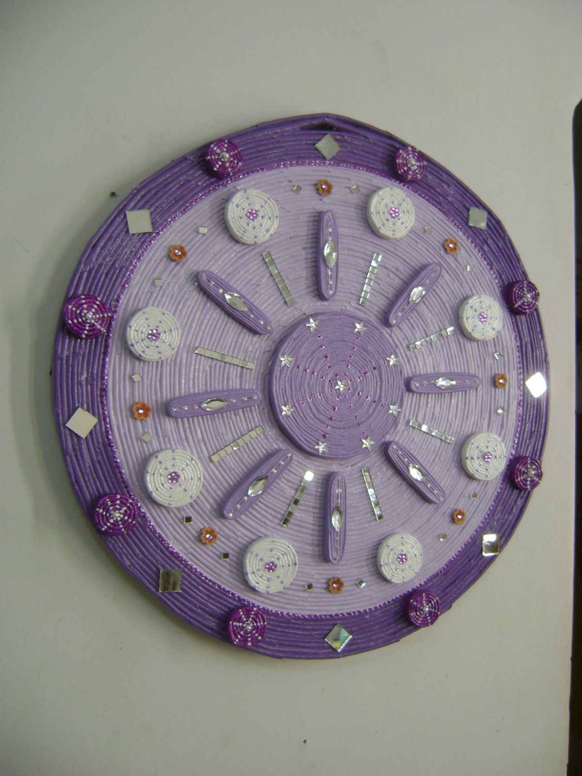 ElianeArtDecor Mandalas: Mandalas com material reciclado